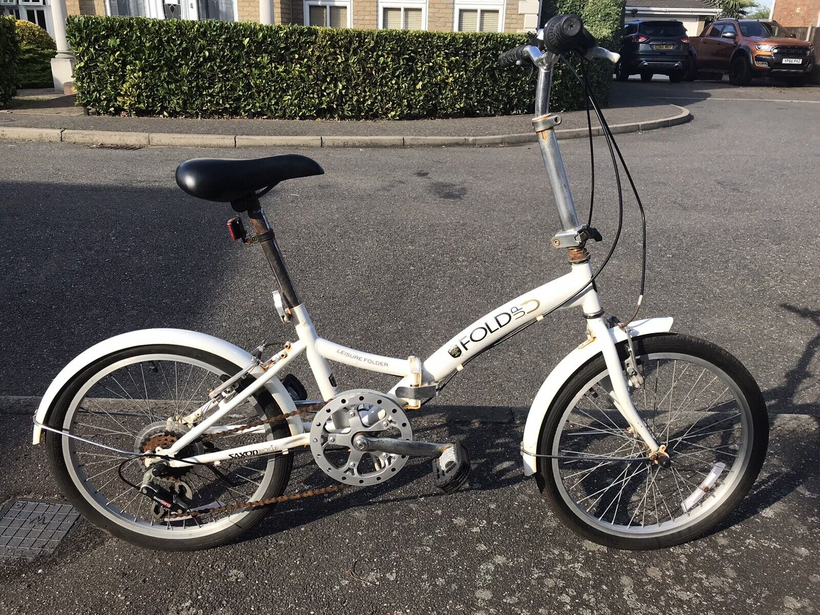 SAXON Folding Bike Fold Up Bicycle 6 Speed Gears Leisure Folder White ...